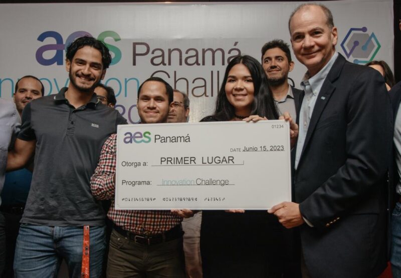 Estudiantes de la UTP ganan el AES Panamá Innovation Challenge 2023
